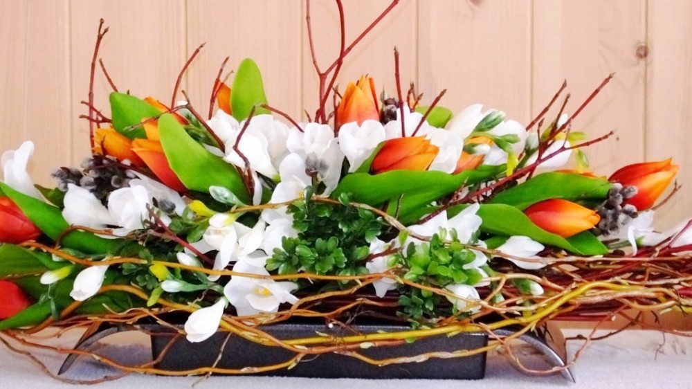 Jarní ikebany na aranžování a květináče Primulka opět v široké nabídce ...